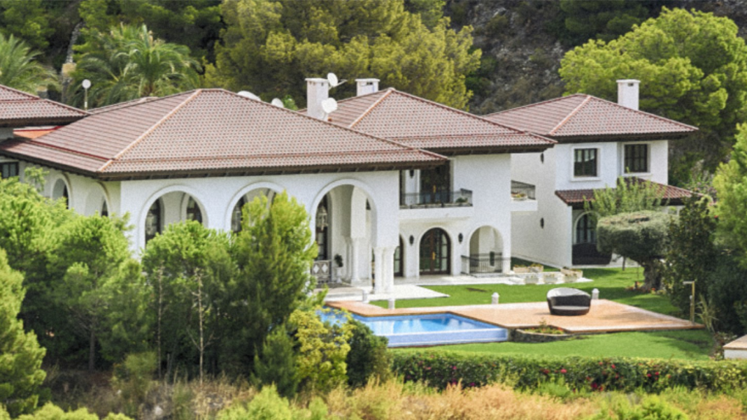 Cyril Hanouna : zoom sur sa nouvelle acquisition à Saint-Tropez ...