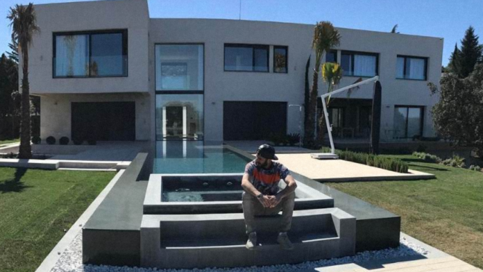 Découvrez la somptueuse villa saoudienne de Benzema - Actual Immo ...